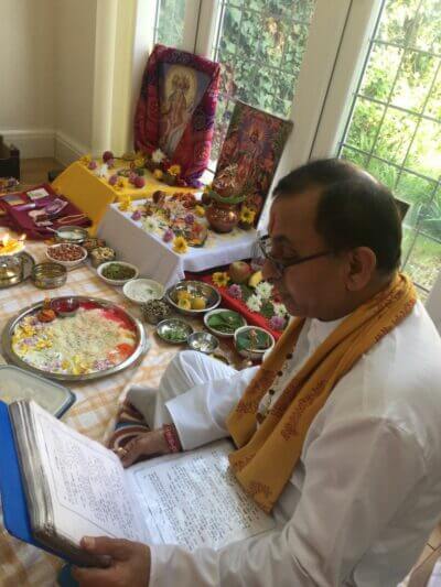 Gayatri Hawan - Hindu Priest Ketul Joshi Maharaj
